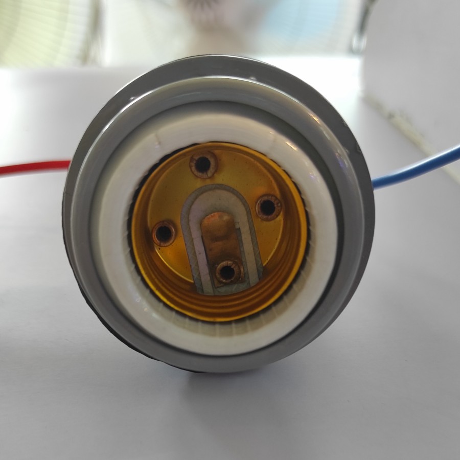 Fitting Lampu e27 Besi Pioline 2627